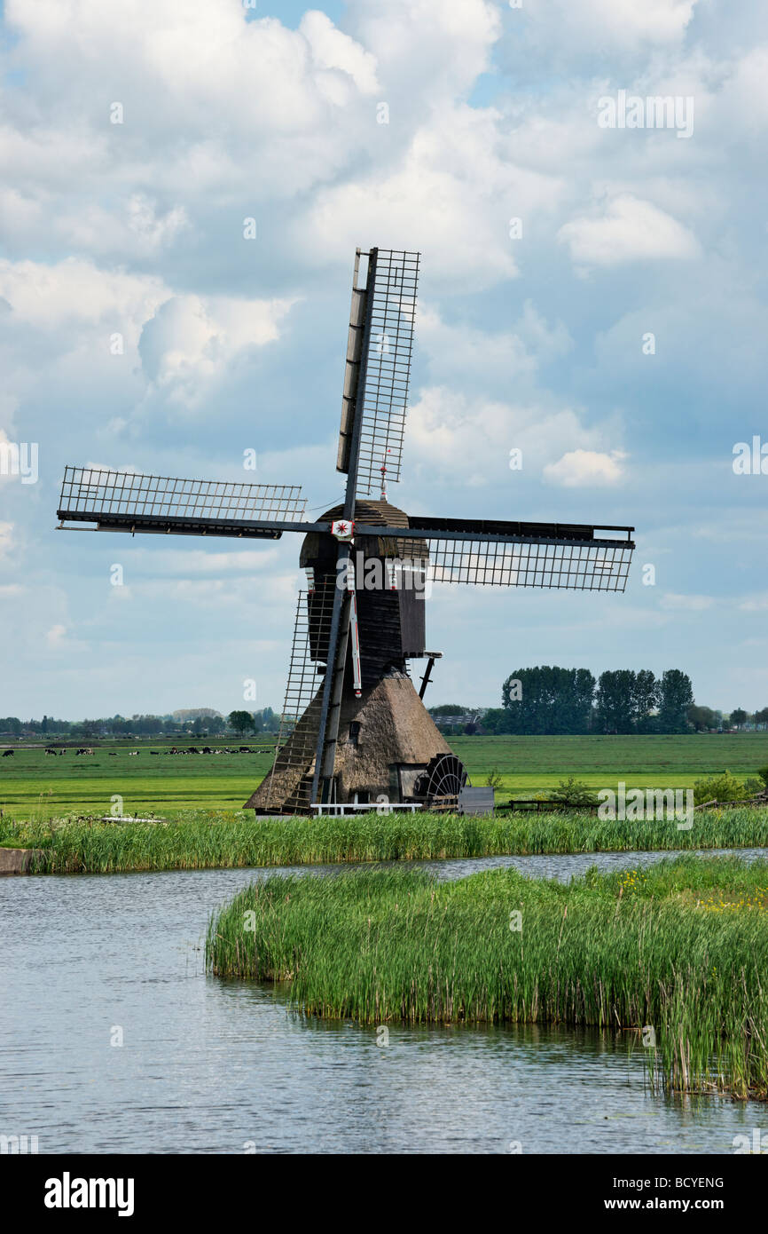 Windmill. The Broekmolen near Streefkerk, South Holland, Netherlands ...