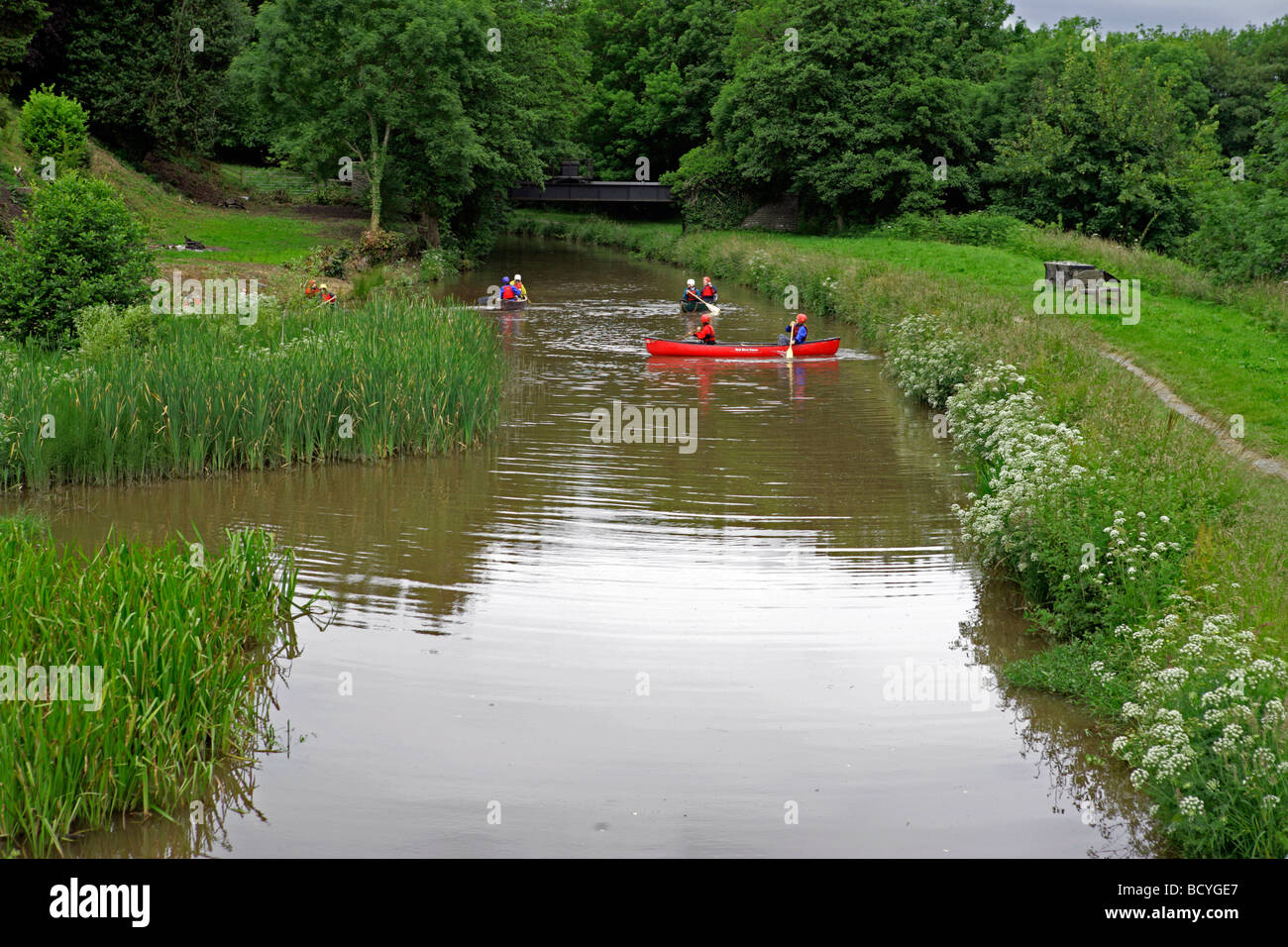 Canoe leisure hi-res stock photography and images - Alamy