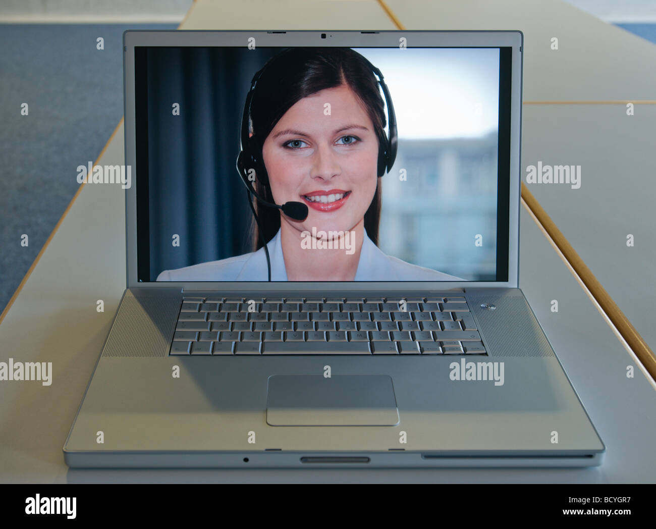 Laptop screen hi-res stock photography and images - Alamy