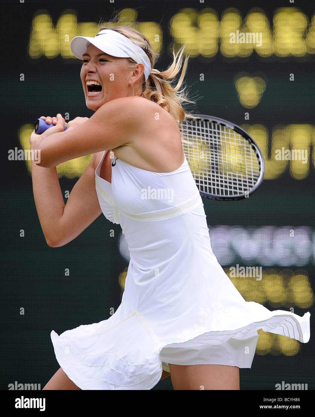 MARIA SHARAPOVA RUSSIA WIMBLEDON LONDON ENGLAND 22 June 2009 Stock ...
