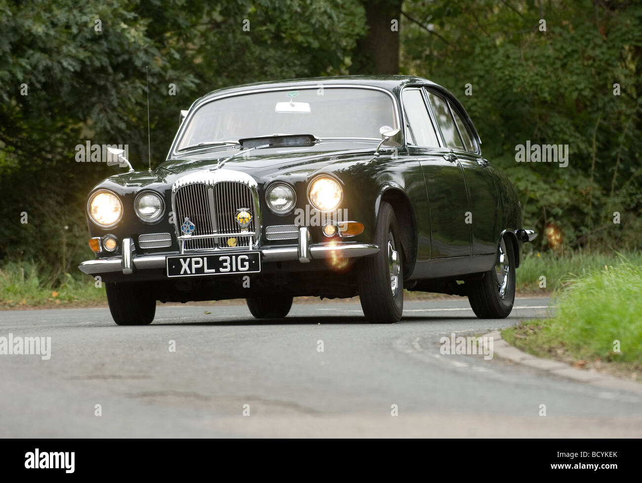 Daimler Sovereign classic British luxury saloon cornering fast. series ...