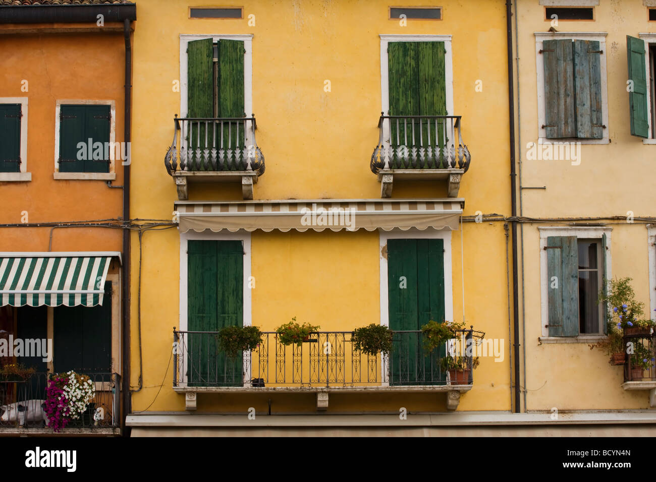 Classic Italian architecture facade Stock Photo - Alamy