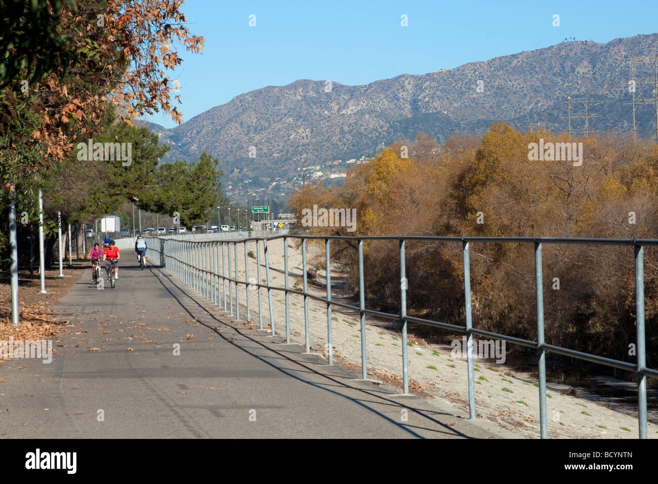 Bike Path, Los Angeles River, Glendale Narrows, Los Angeles, California ...