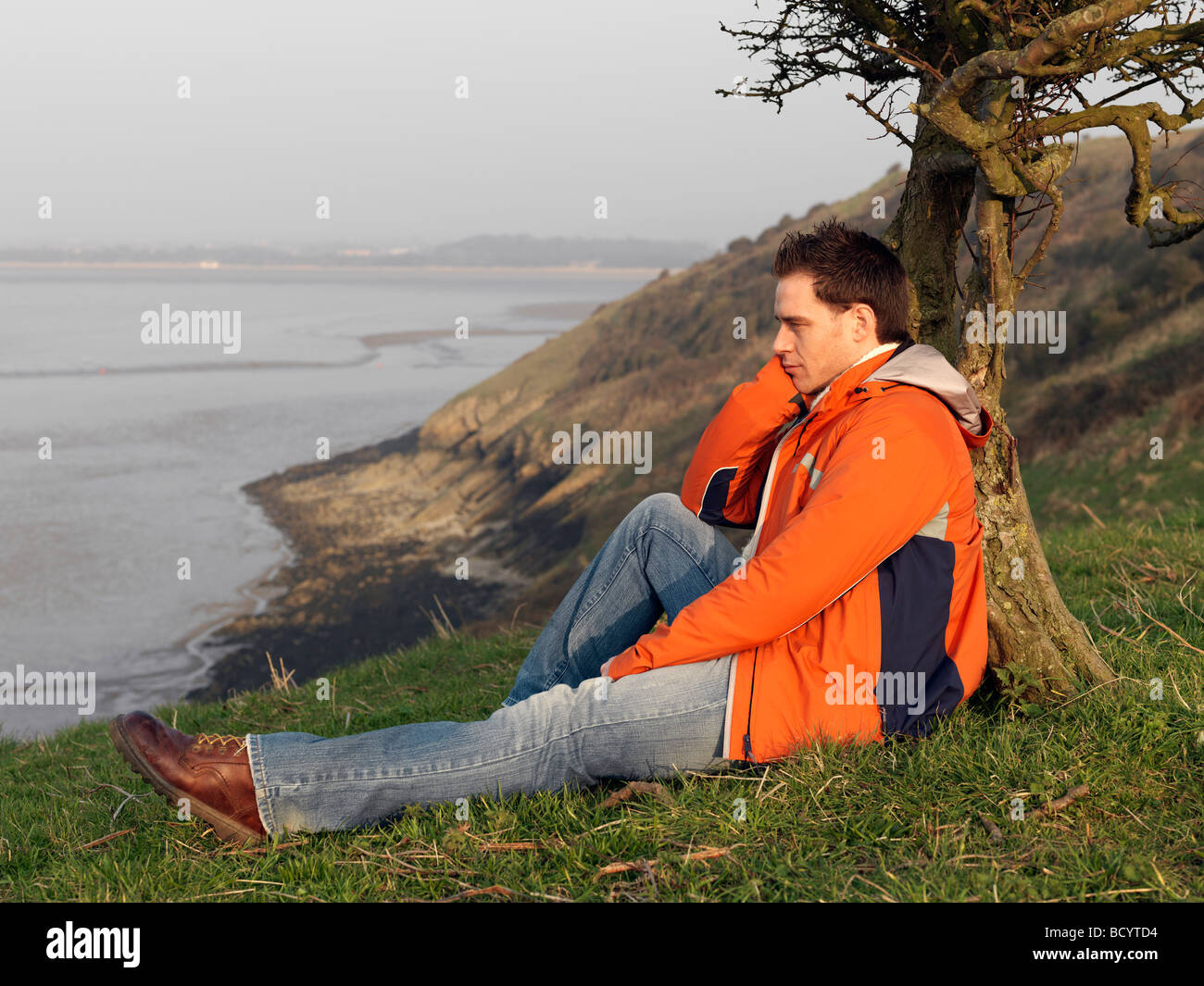 Hands across the ocean hi-res stock photography and images - Alamy