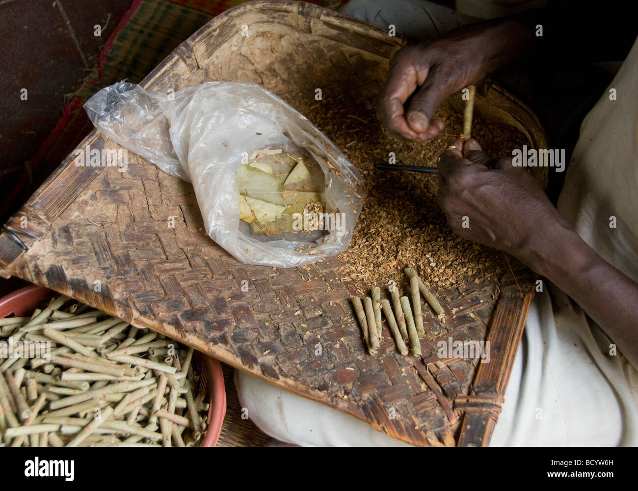 Bidi Indian Cigarette Stock Photos & Bidi Indian Cigarette Stock Images ...