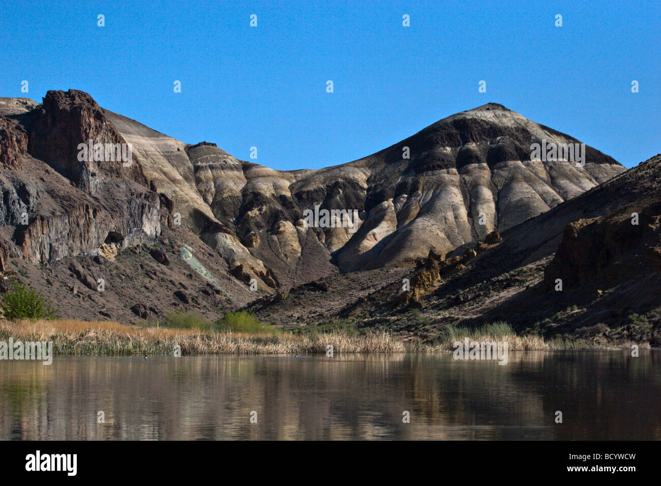 SEDIMENTARY ROCK FORMATIONS in the wild and scenic OWYHEE RIVER gorge ...