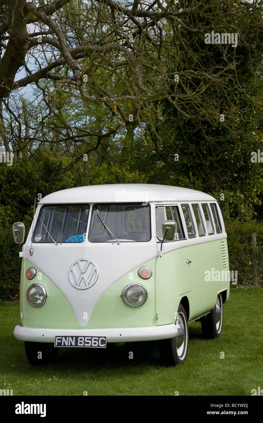 Volkswagen camper van white hi-res stock photography and images - Alamy