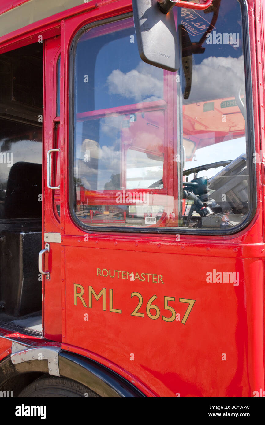 Routemaster Bus RML (Routemaster Lengthened) No. 2657 Stock Photo - Alamy