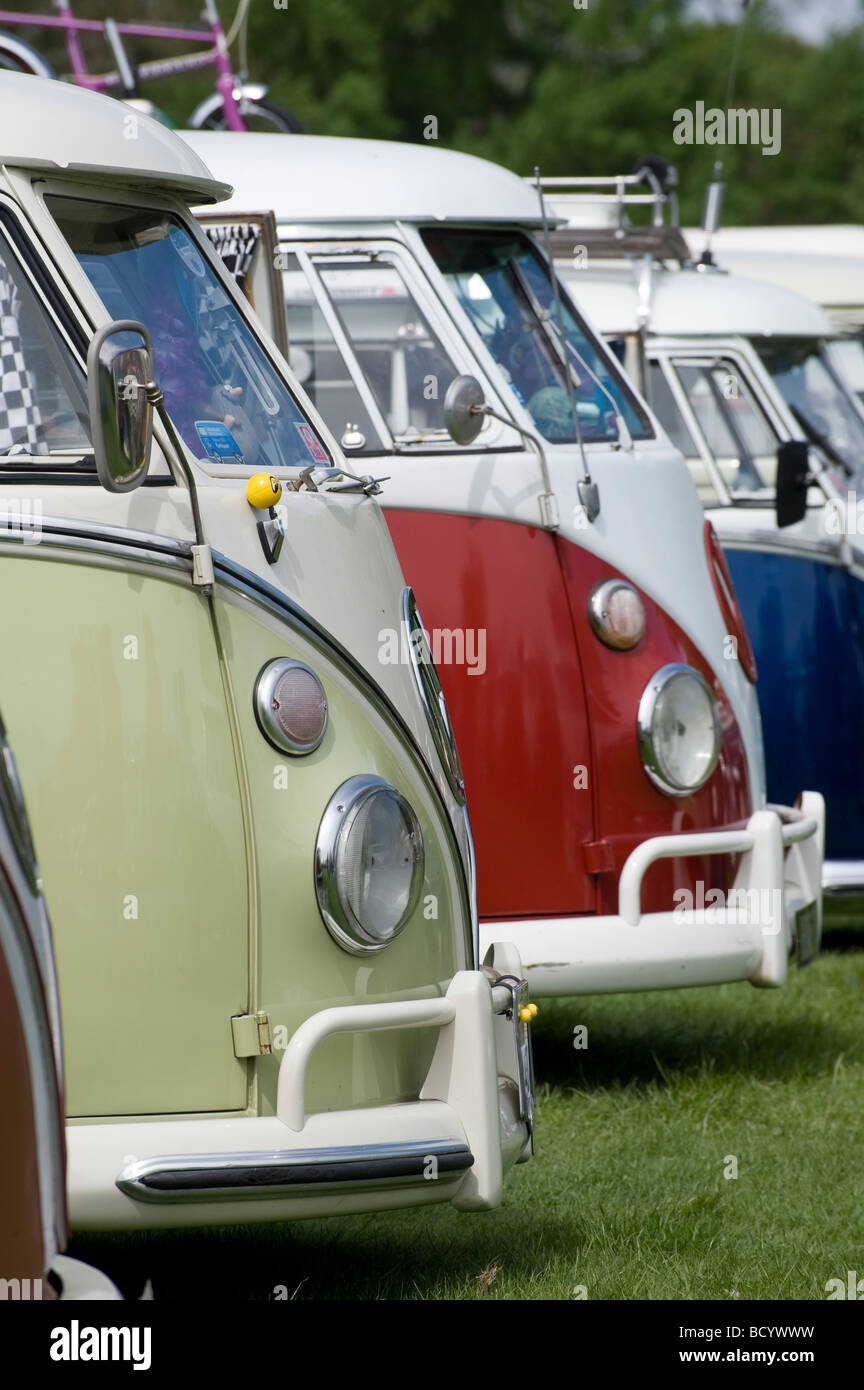 Old camper vans hi-res stock photography and images - Alamy