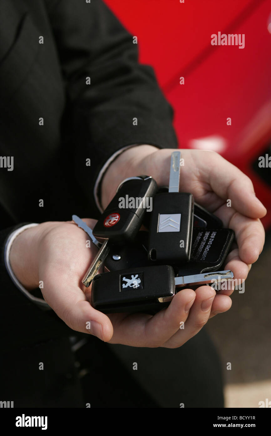 Handover of keys hi-res stock photography and images - Alamy
