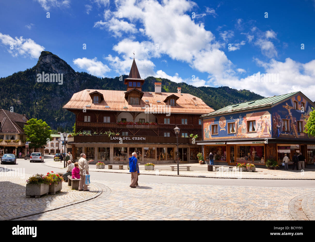 Oberammergau town centre, Bavaria, Germany with Der Kofel mountain in ...