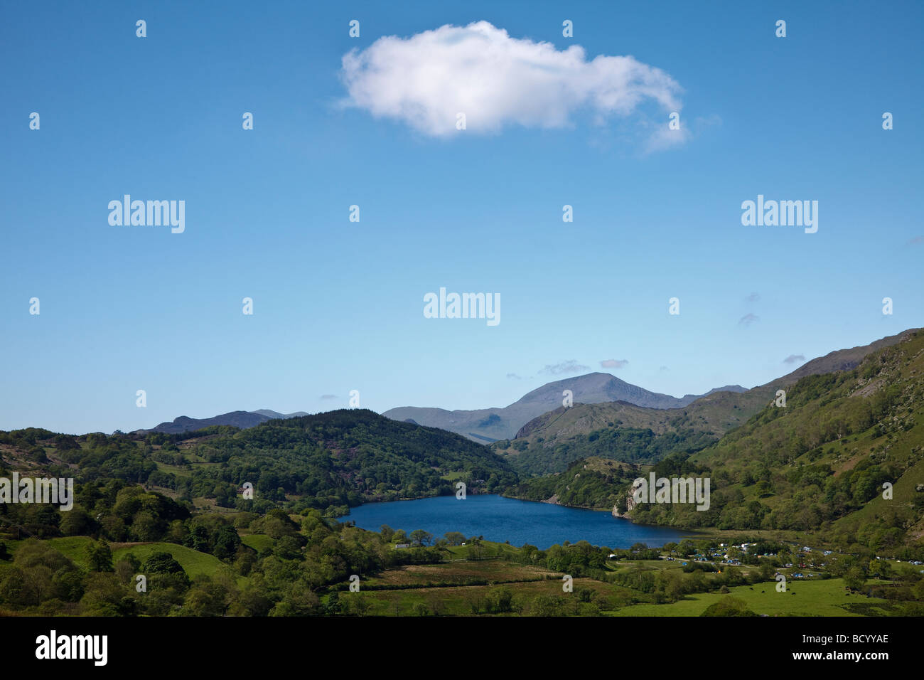 Eryri lakes hi-res stock photography and images - Alamy