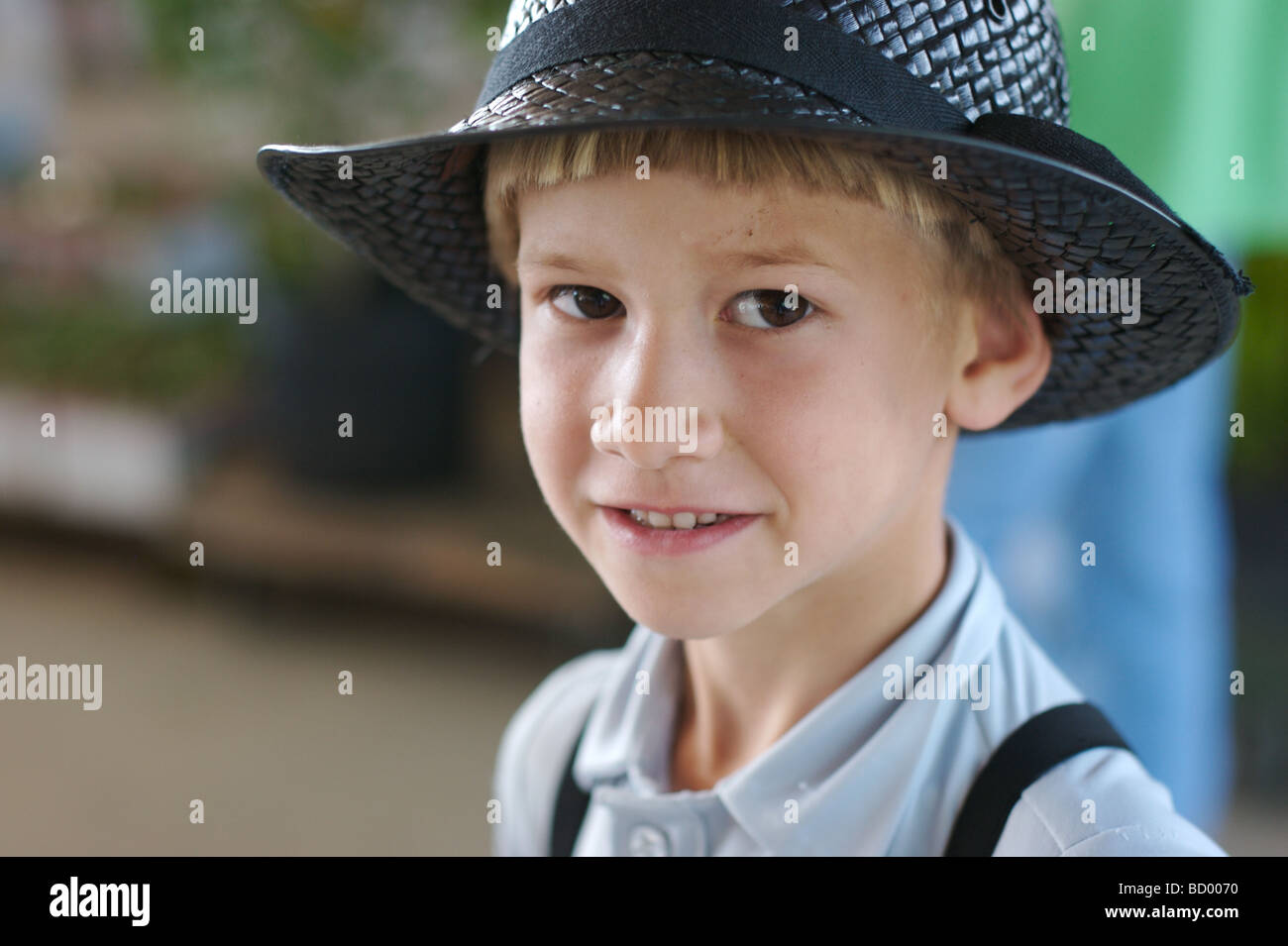Amish clothing hi-res stock photography and images - Alamy