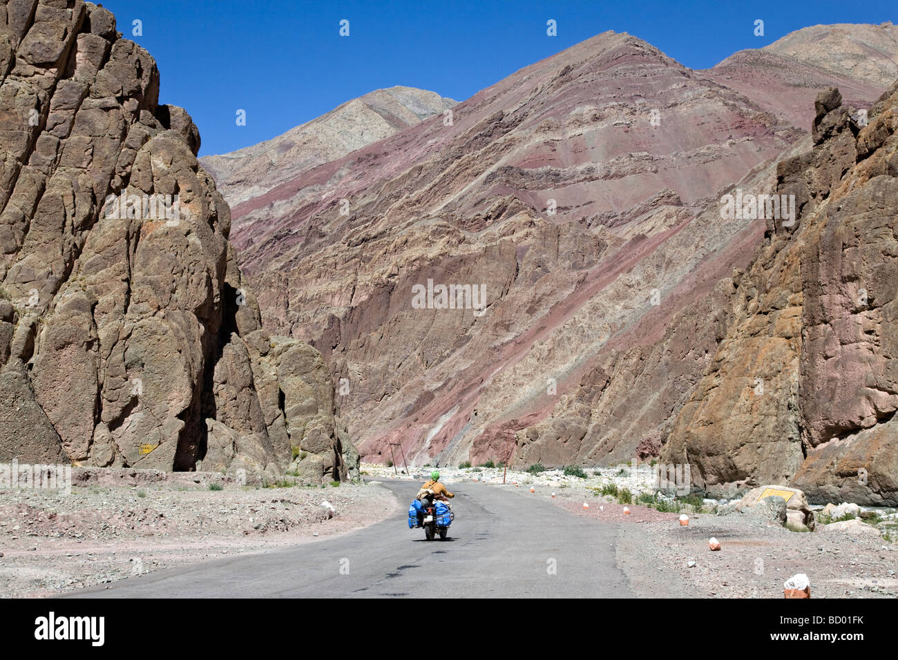 Motorbiker on the Manali-Leh road. Near Upshi. Ladakh. India Stock ...