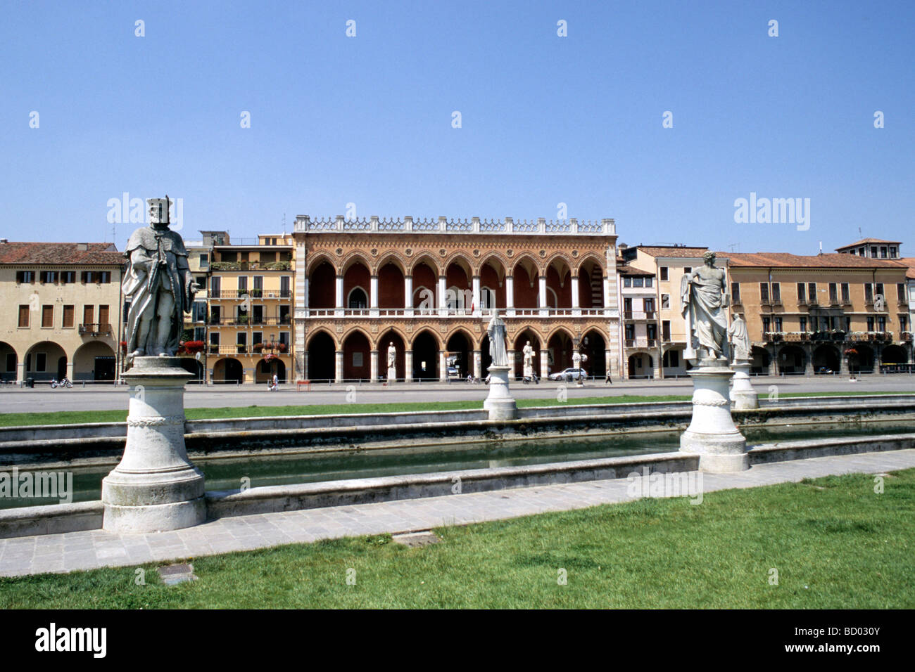 Prato della Valle Square Padua Italy Stock Photo - Alamy