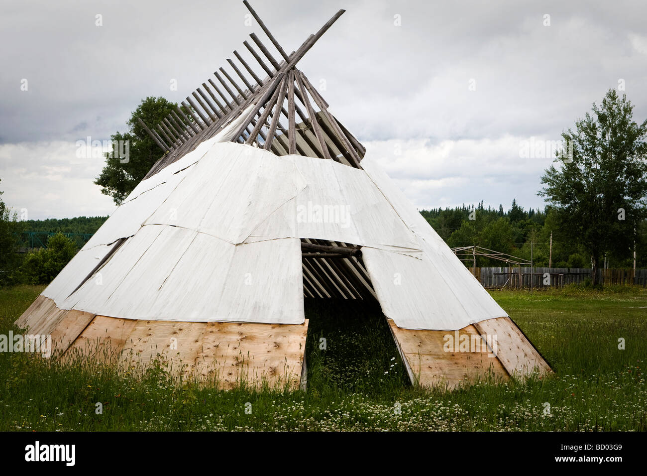 A saptuaan longhouse is pictured in the Waswanipi Cree reserve in the ...
