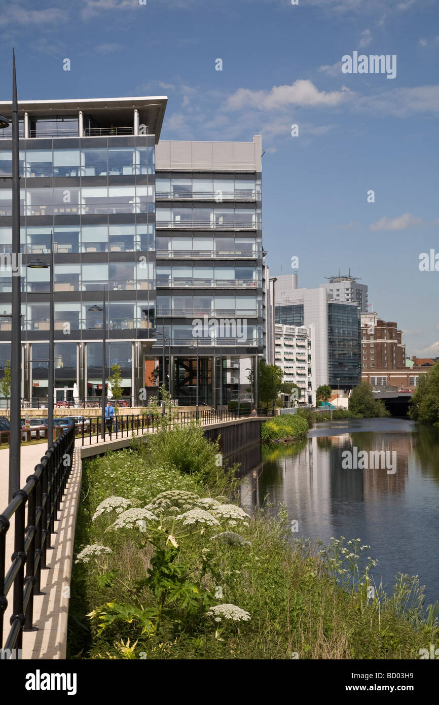 Path along the edge of Leeds Waterfront Stock Photo - Alamy