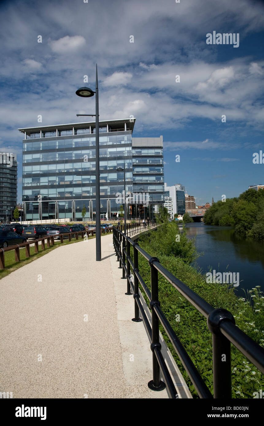 Waterfront railings hi-res stock photography and images - Alamy