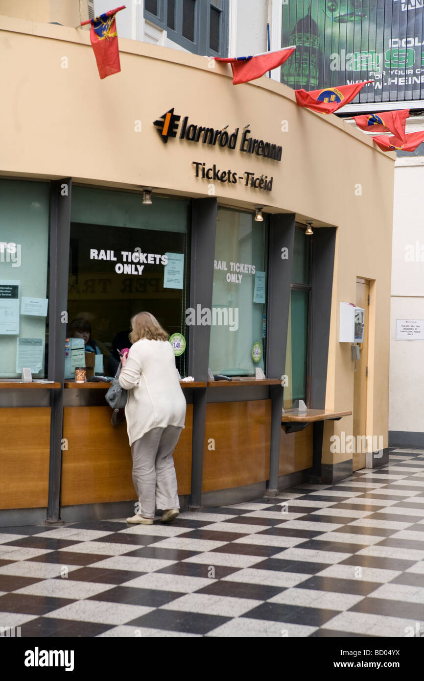 Train station ticket booth hi-res stock photography and images - Alamy