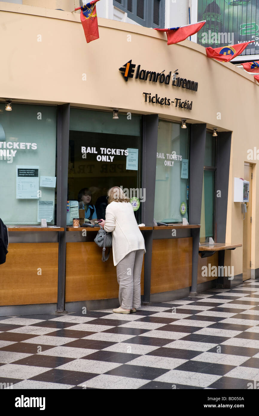 Train station ticket booth hi-res stock photography and images - Alamy