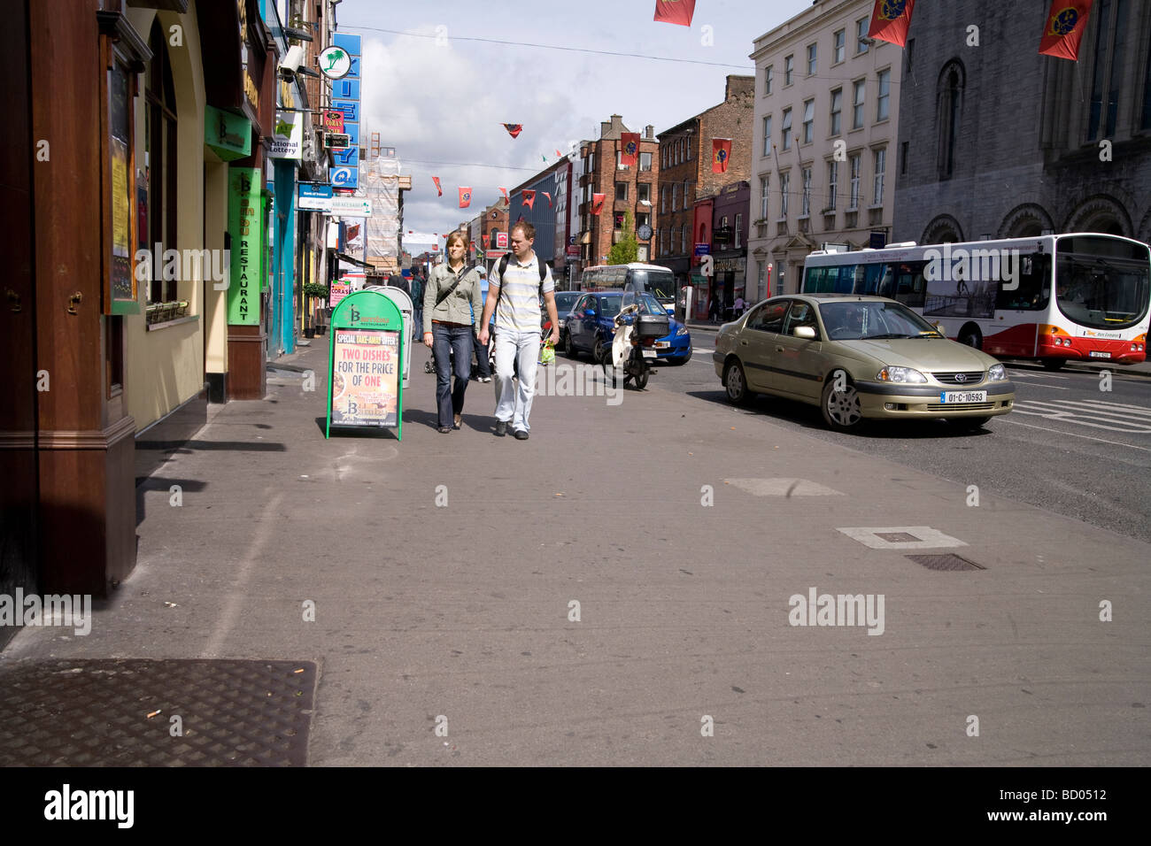 Limerick city busy street hi-res stock photography and images - Alamy