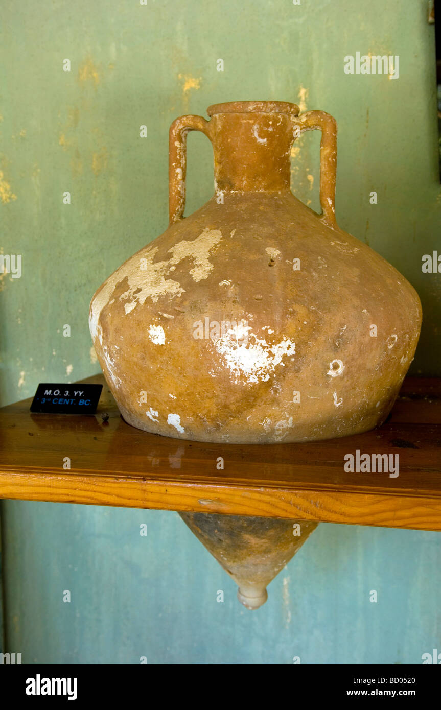 Amphora jar from the 3rd Century BC Stock Photo - Alamy
