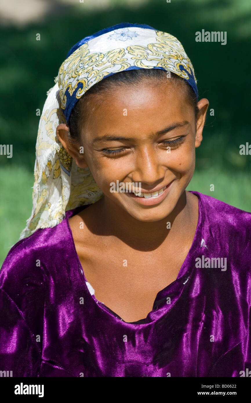 Uzbekistan bukhara portrait girl hi-res stock photography and images ...