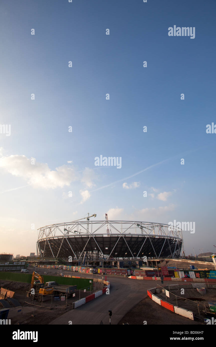 London olympic stadium building hi-res stock photography and images - Alamy