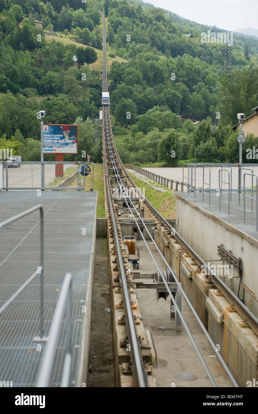 Les arcs france funicular hi-res stock photography and images - Alamy
