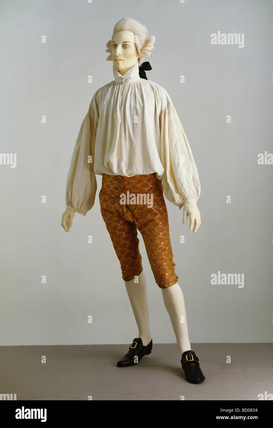 French costume 18th century hi-res stock photography and images - Alamy