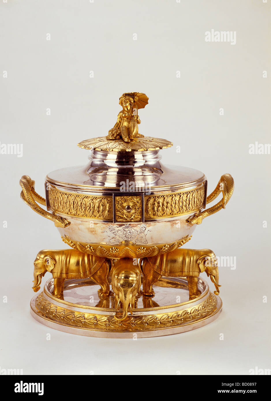 Sauce tureen hi-res stock photography and images - Alamy