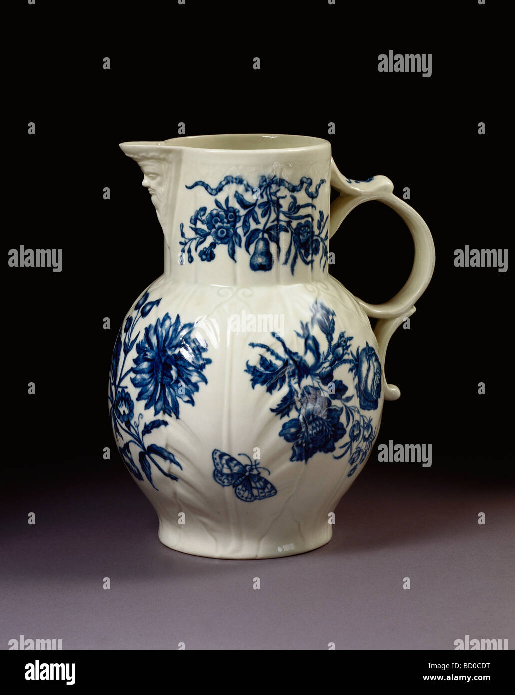 Porcelain mid 18th century hi-res stock photography and images - Alamy