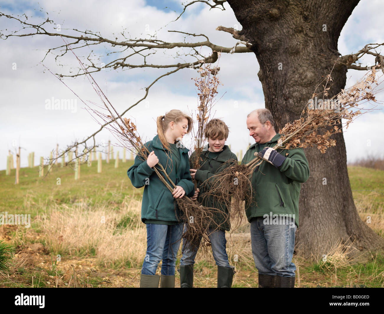 Children planting trees hi-res stock photography and images - Alamy