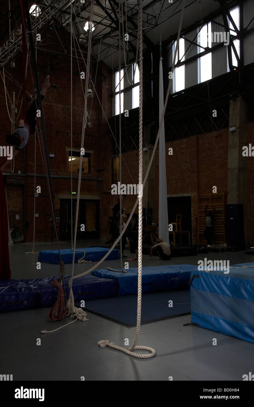 School gym ropes hi-res stock photography and images - Alamy