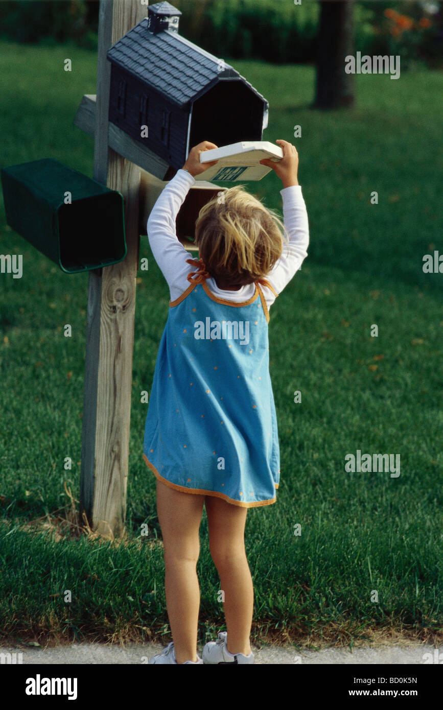 Kids mailbox hi-res stock photography and images - Alamy
