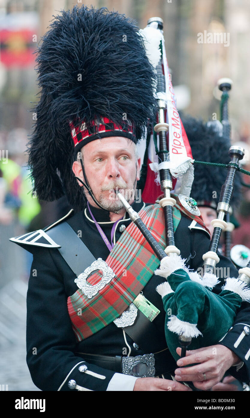 Pipe Major at the Clan March - Edinburgh - Royal Mile Stock Photo - Alamy