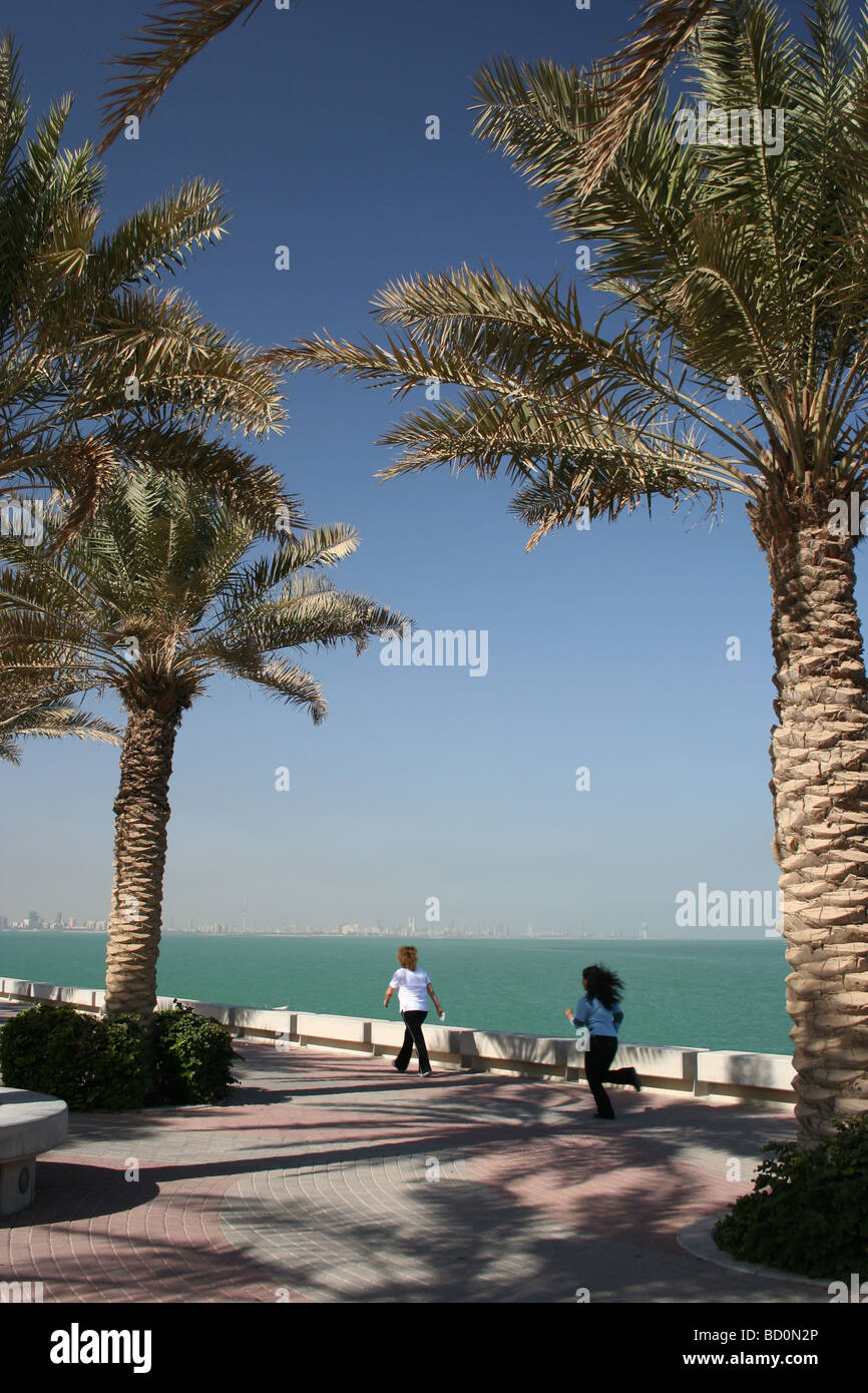 Kuwait exercise hi-res stock photography and images - Alamy