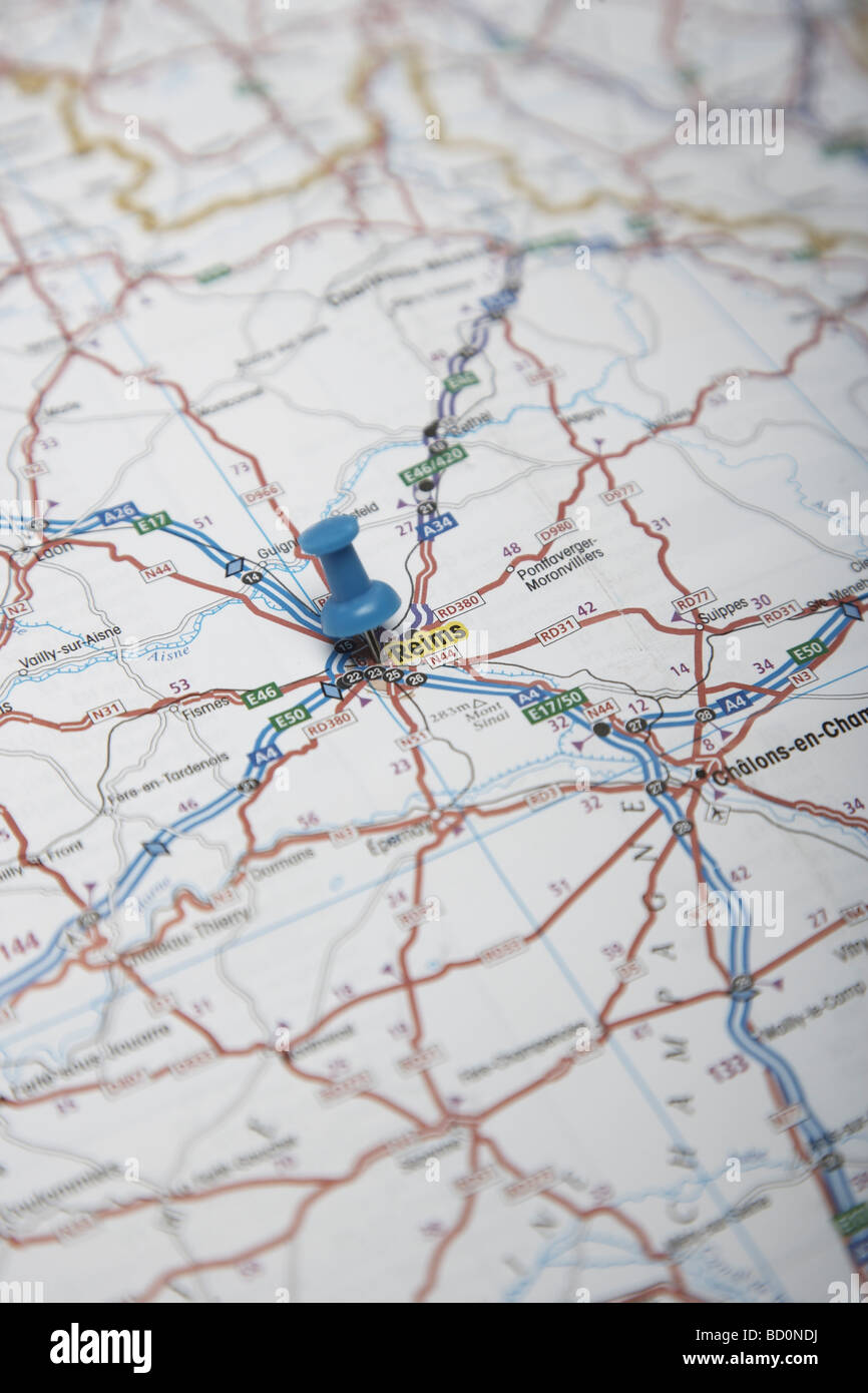 Location pin marking point hi-res stock photography and images - Alamy