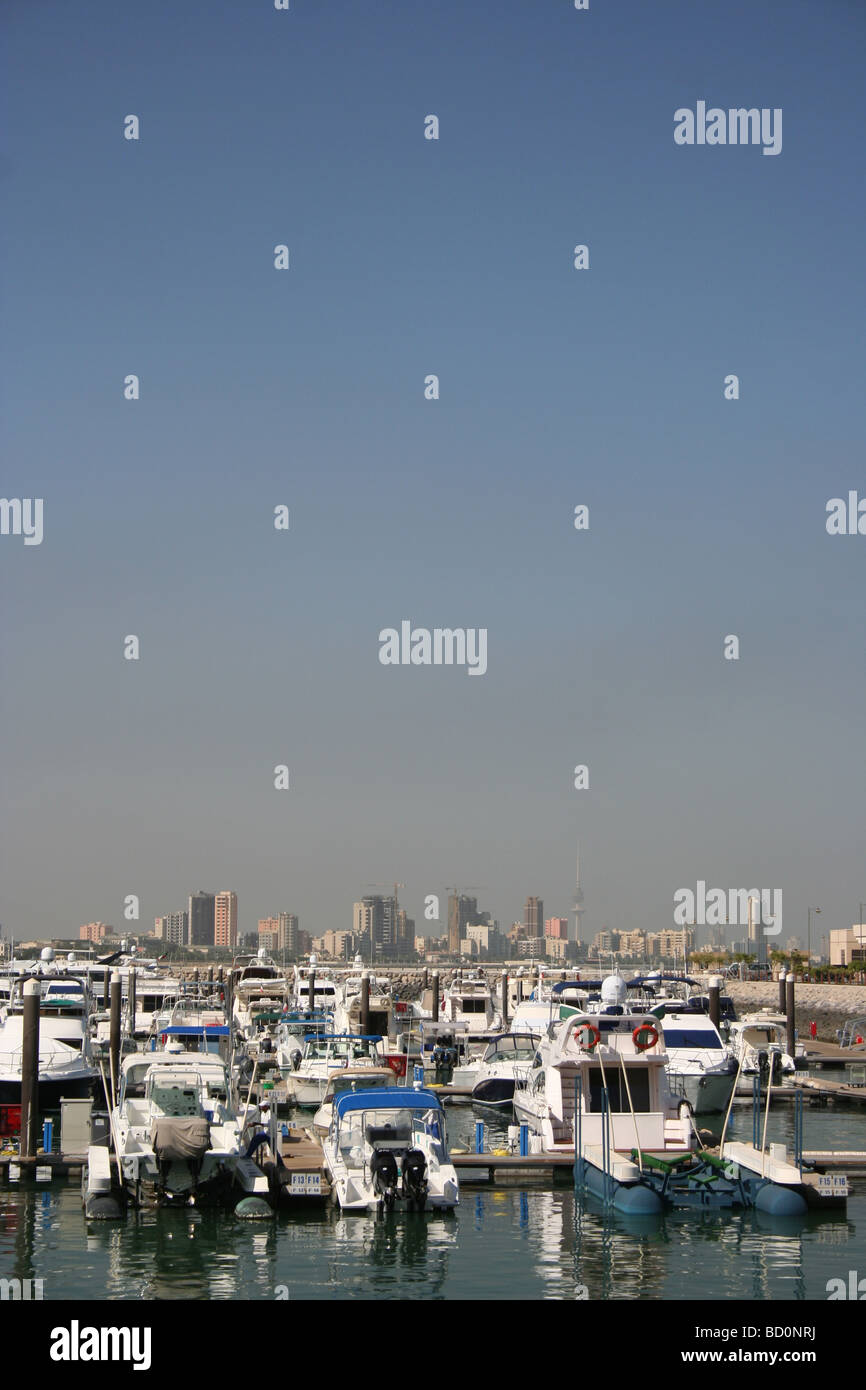 Gcc skyline hi-res stock photography and images - Alamy