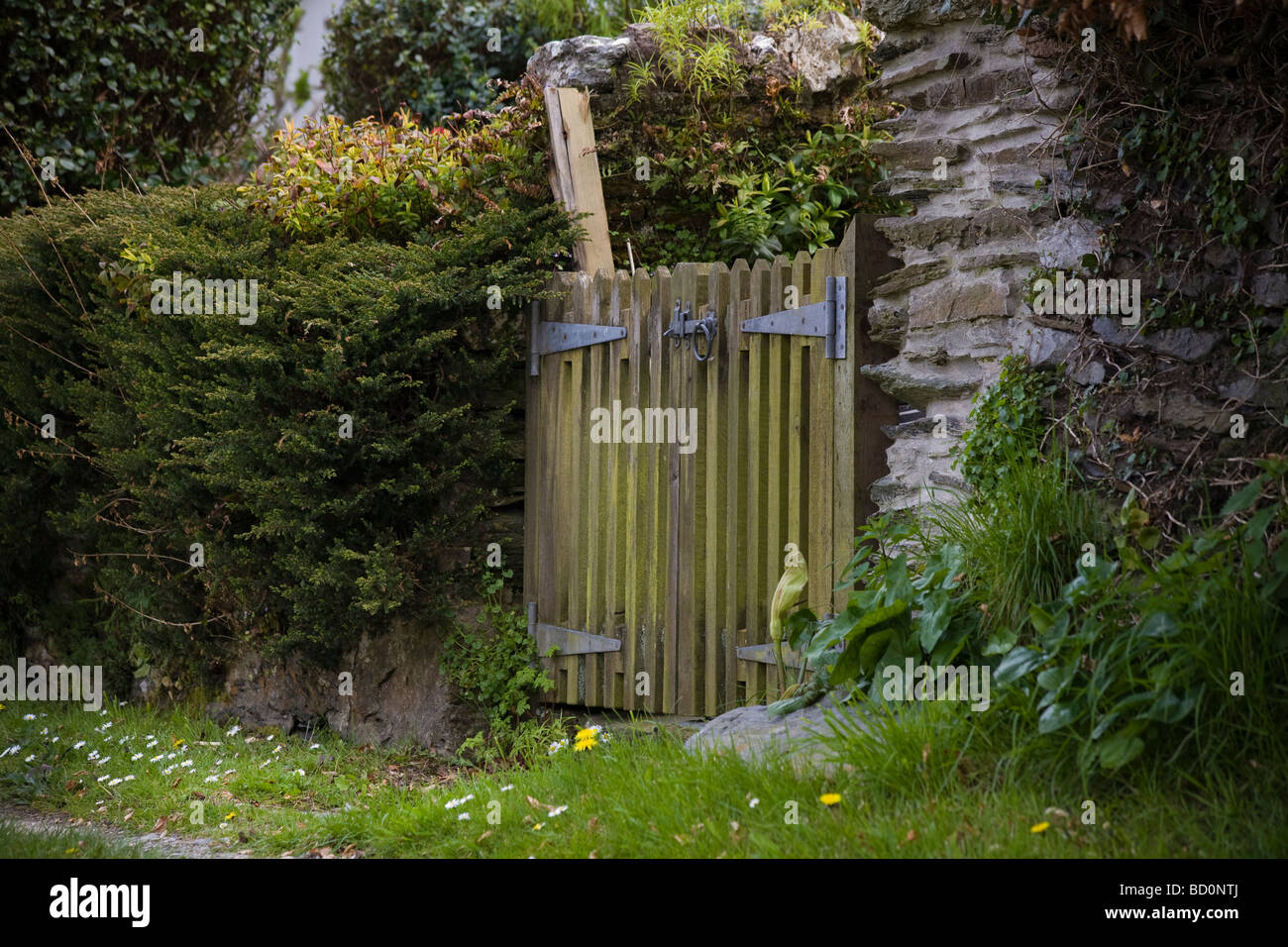A rustic country gate Stock Photo - Alamy