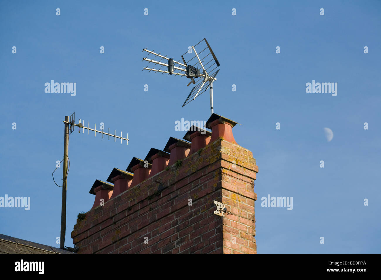 Television aerials on rooftop Stock Photo - Alamy