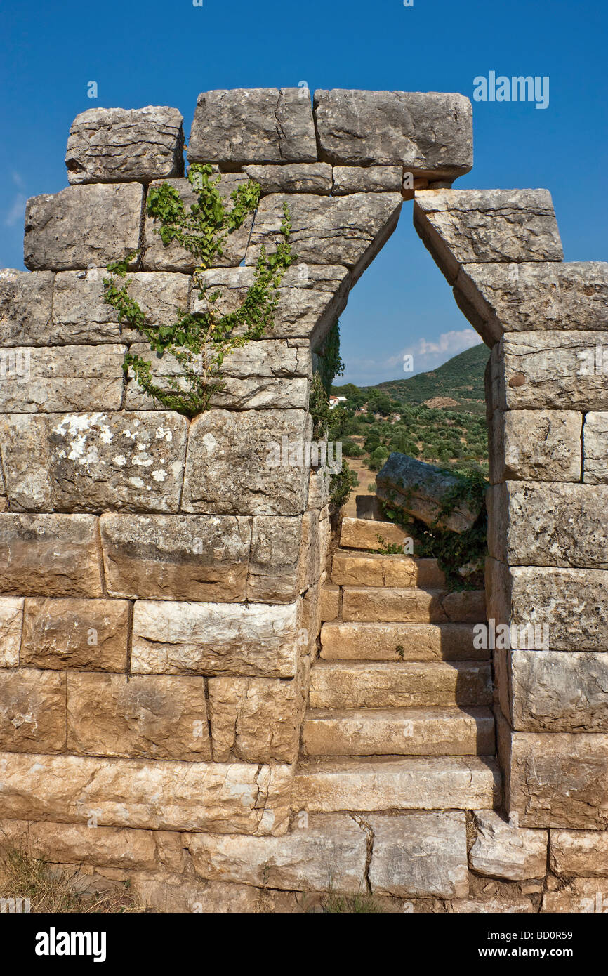 Corbelled archway hi-res stock photography and images - Alamy
