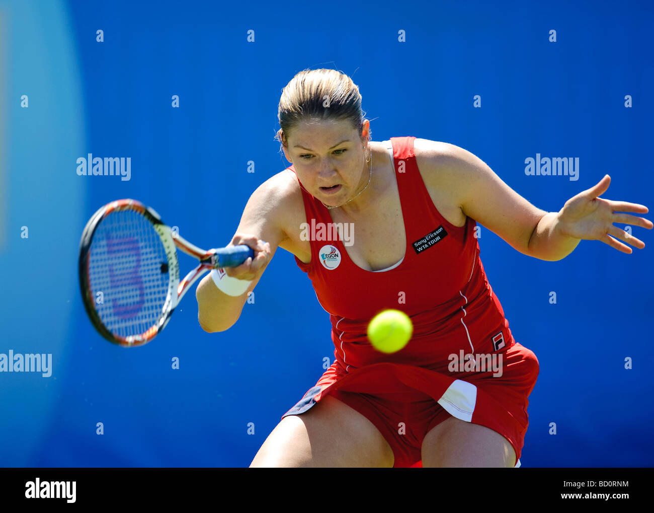 Women tennis action hi-res stock photography and images - Alamy