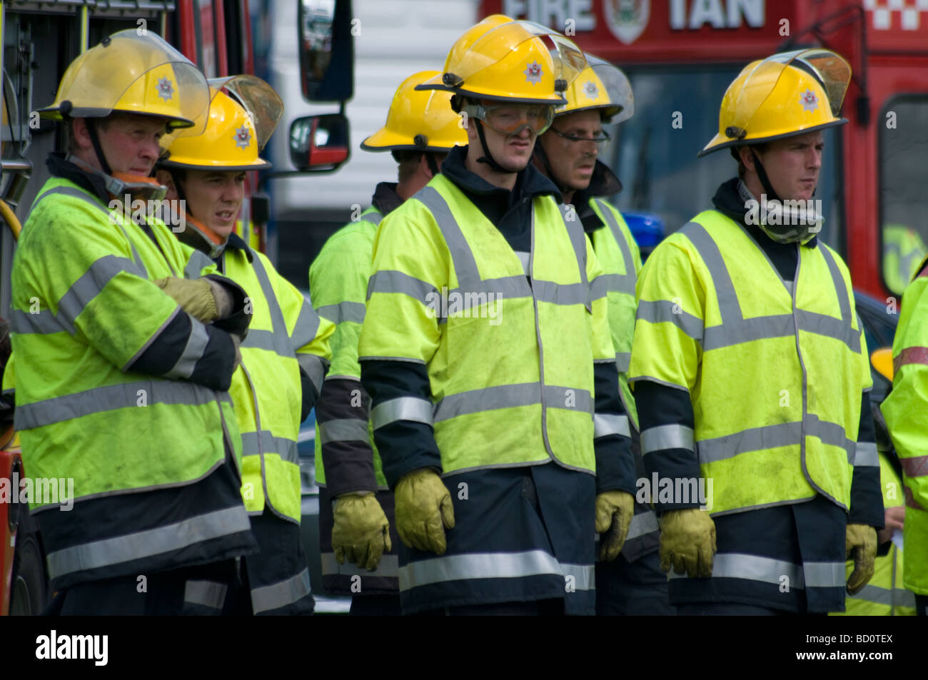 Firemen group hi-res stock photography and images - Alamy