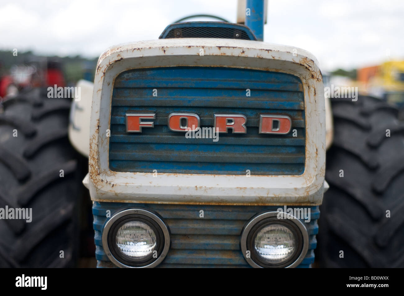 Blue ford tractor hi-res stock photography and images - Alamy