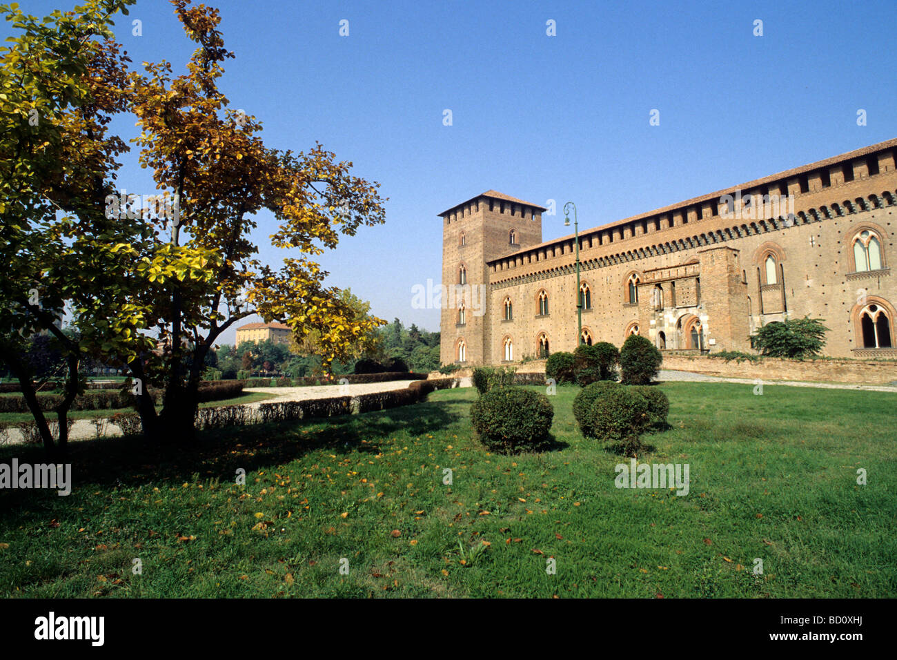 Fortress castle turret historic build hi-res stock photography and ...