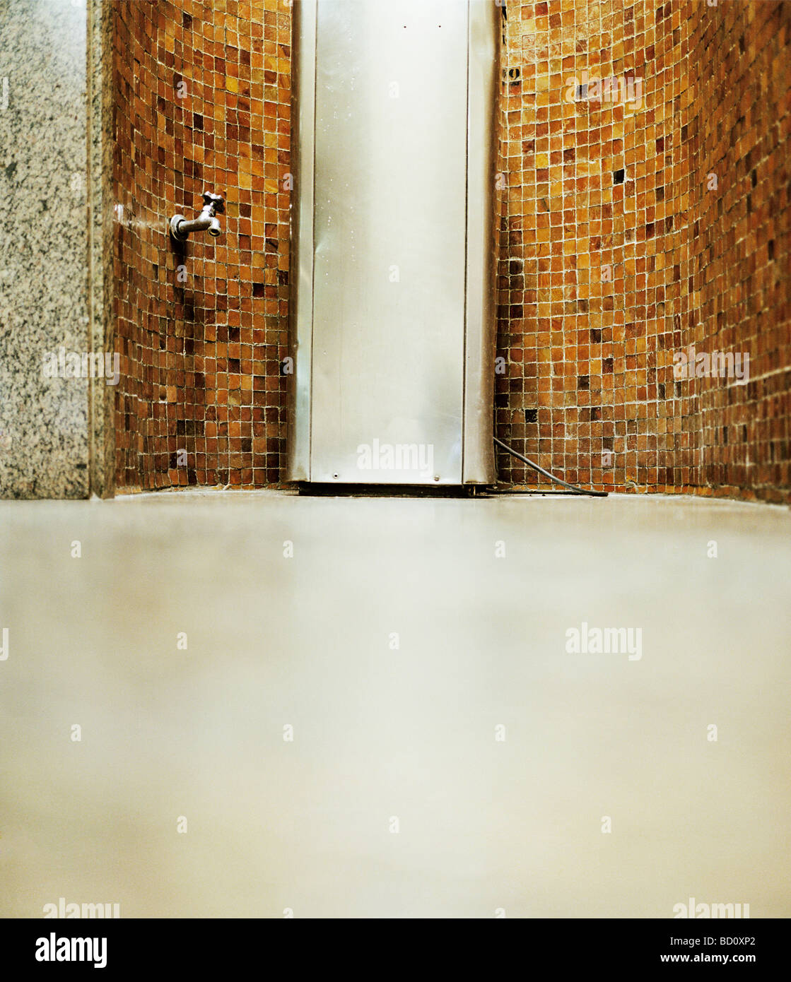 Tiled floor tiling hi-res stock photography and images - Alamy