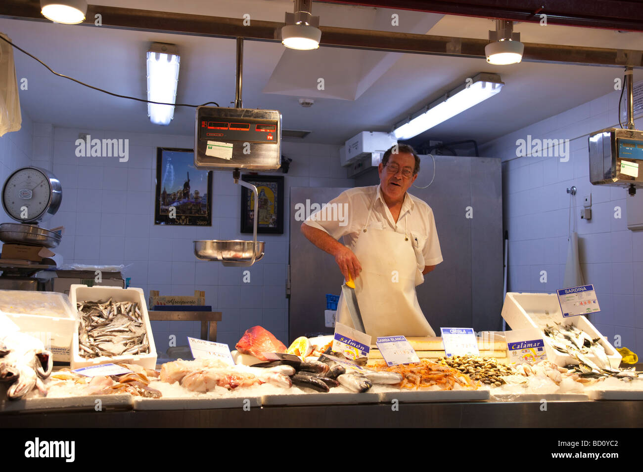 Mercardo de triana hi-res stock photography and images - Alamy