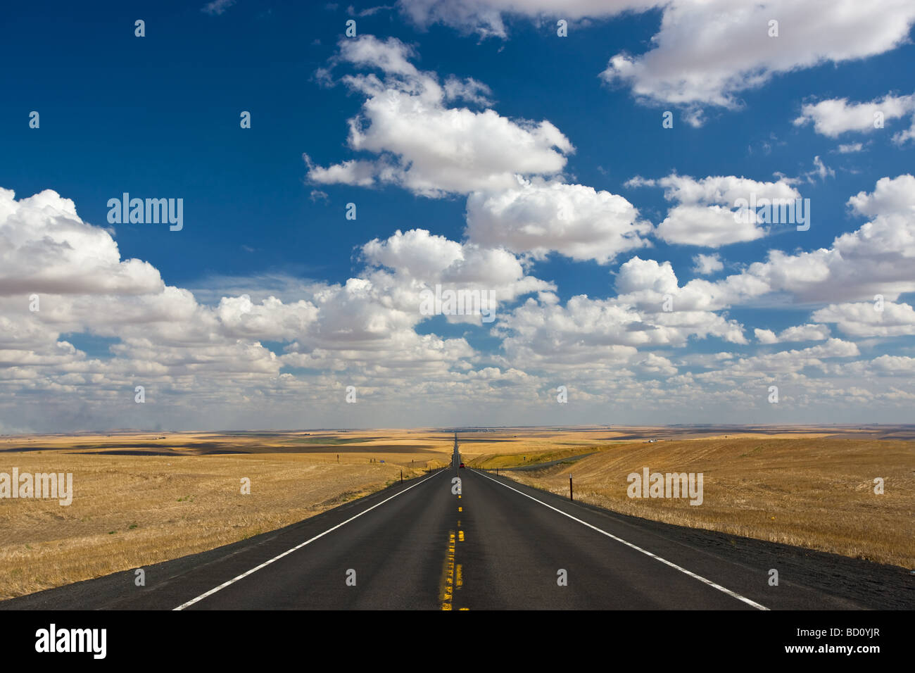 Endless roads in the Palouse Washington State USA Stock Photo - Alamy