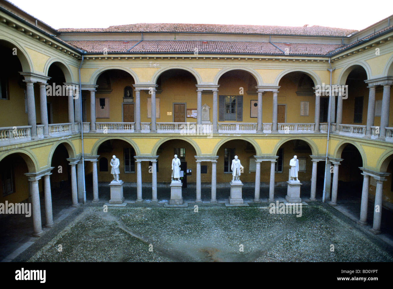 Courtyard university pavia italy hi-res stock photography and images ...